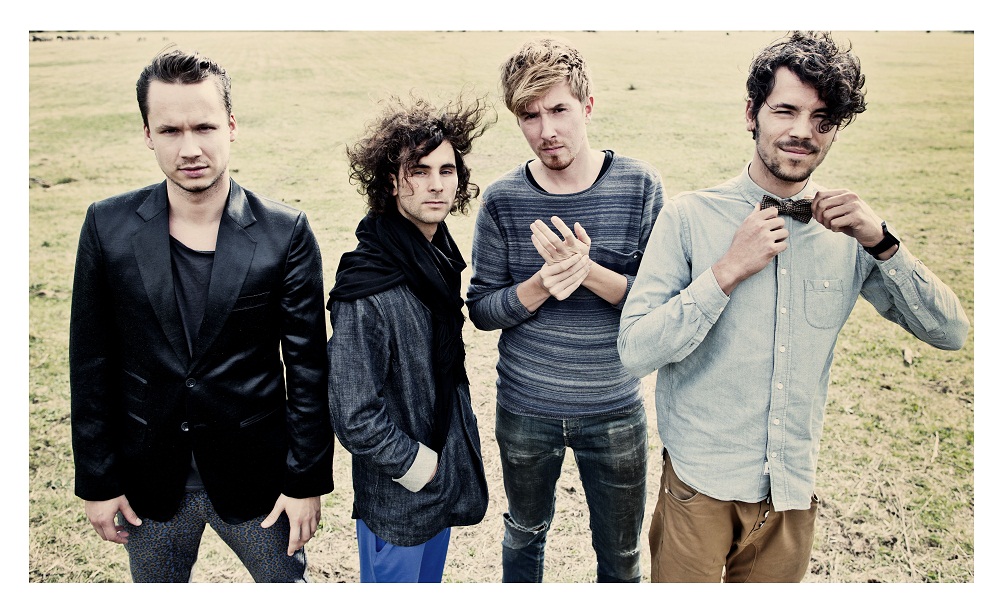 Handsome Poets boeken of inhuren - Easybookings